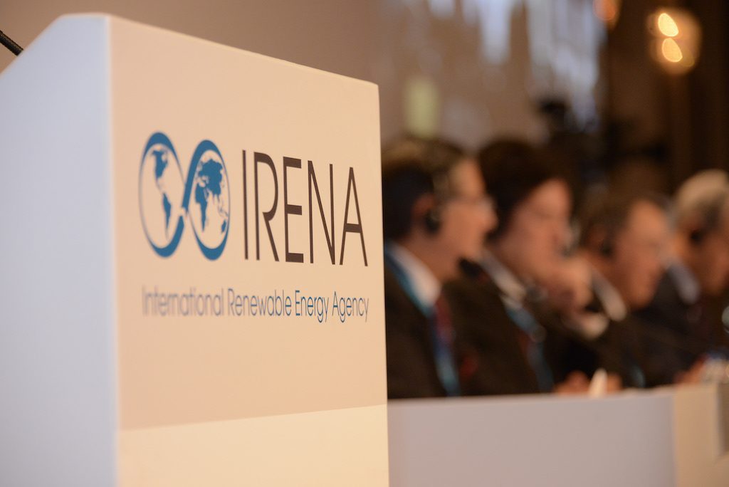 ¿Quién asiste a la Asamblea de la IRENA y la WFES en Abu Dhabi del 14 al 19 de enero de 2017 ...